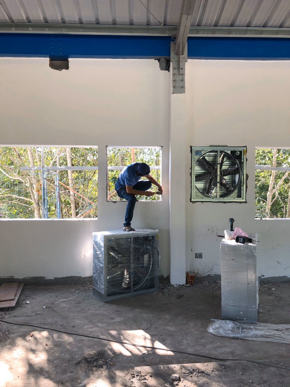 Quạt thông gió vuông 900x900 - Tường Phong